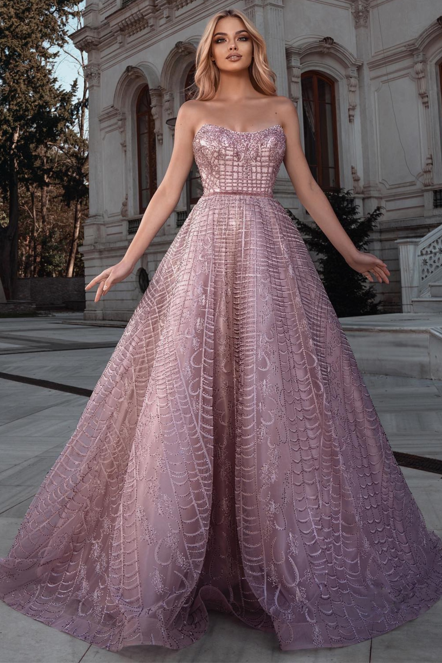 Rent catwalk couture Dresses, Bags & Accessories - Designer-24