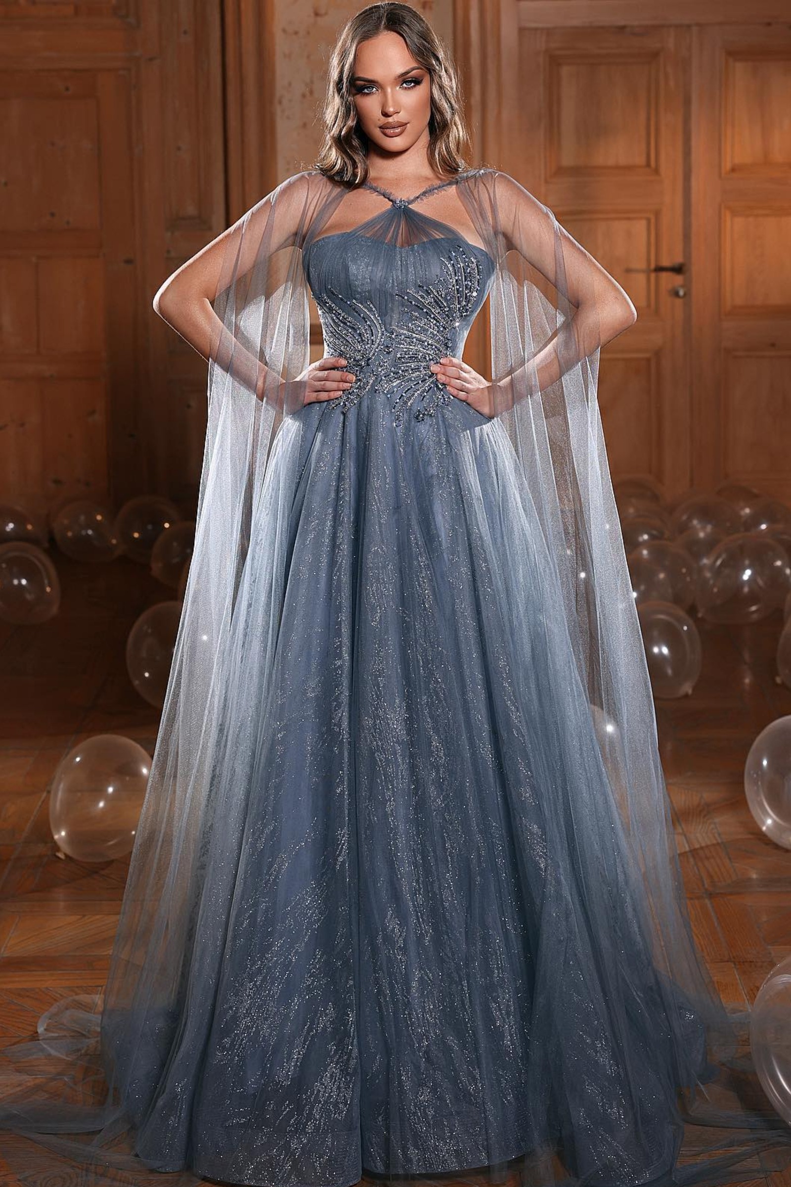 Rent catwalk couture Dresses, Bags & Accessories - Designer-24