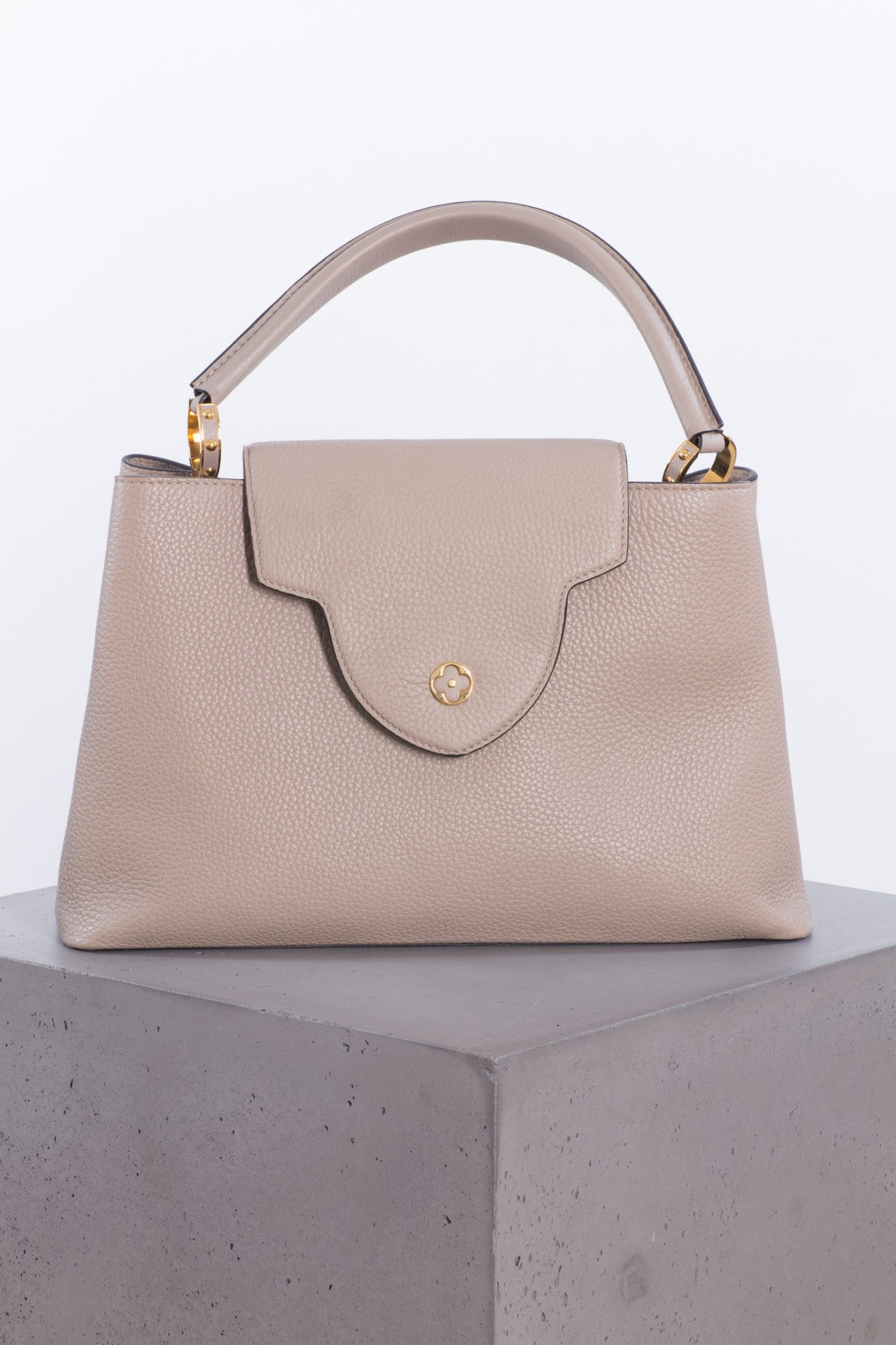 Rent bags by Top Designers in Dubai - Designer-24