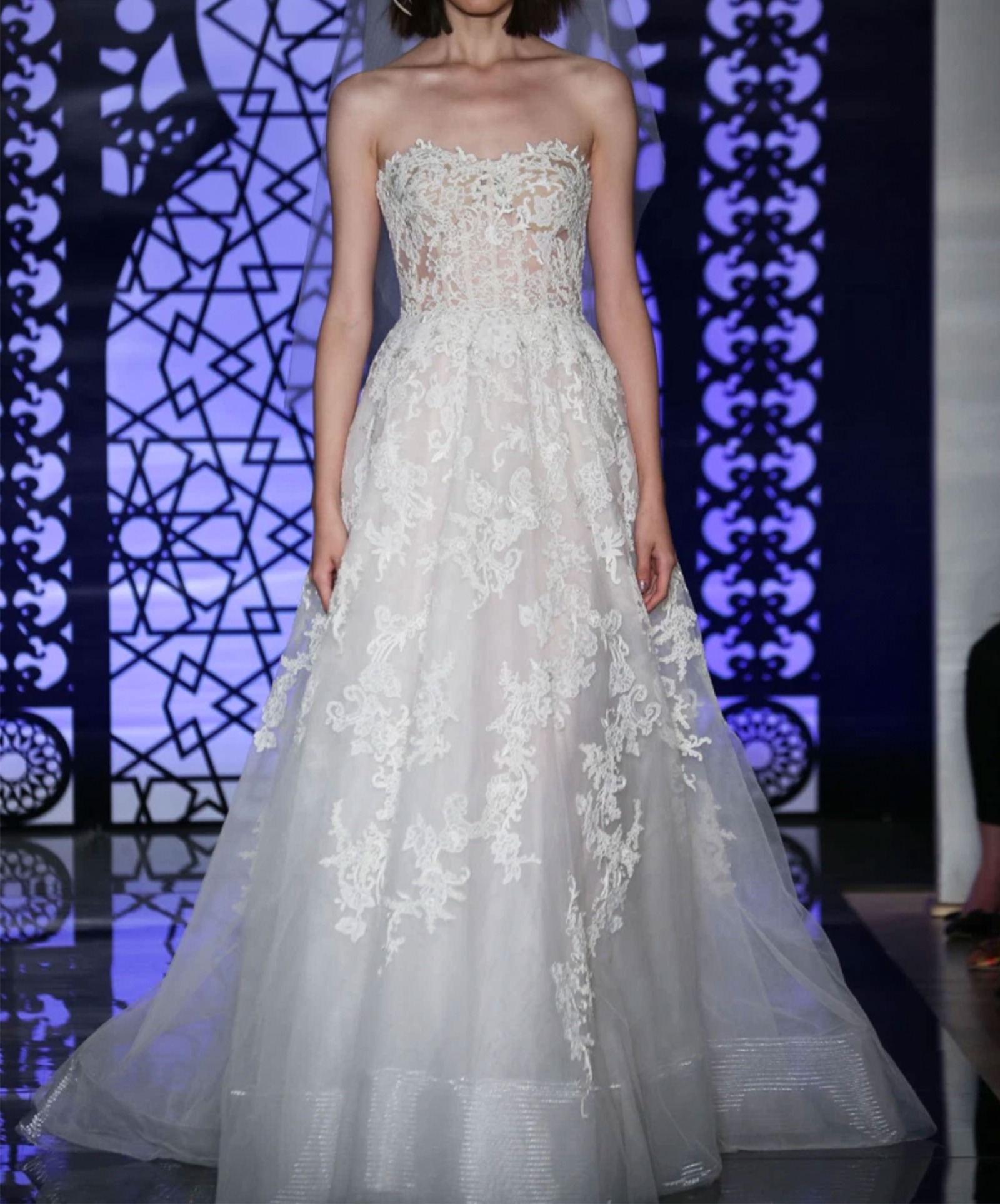 Rent reem acra Dresses, Bags & Accessories - Designer-24